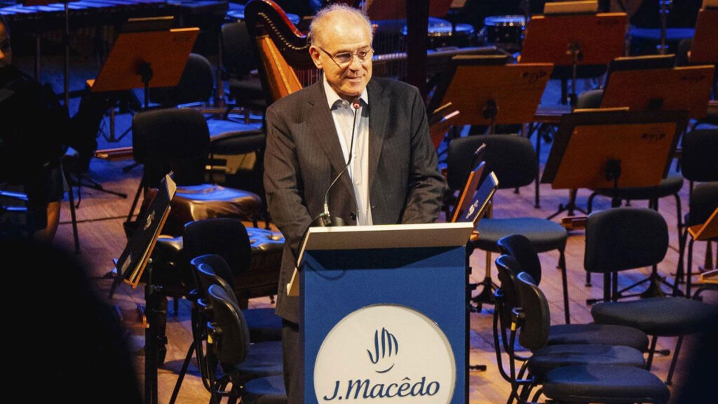 J.Macêdo